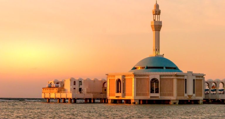 The Floating Mosque Jeddah: An Interesting Story of Stillness, Water ...